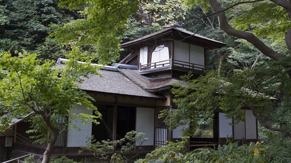 17 Spine-Chilling Haunted Places In Japan To Discover