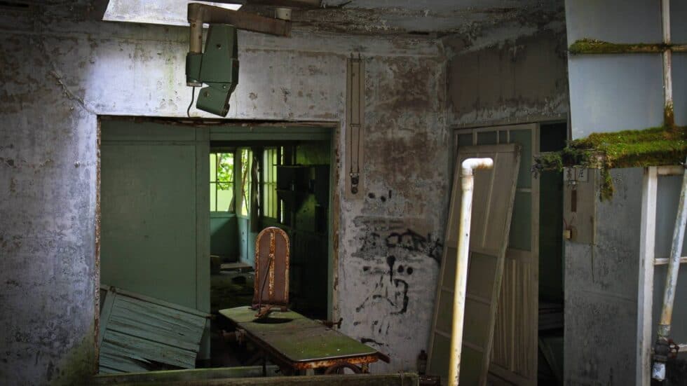 17 Spine-Chilling Haunted Places In Japan To Discover